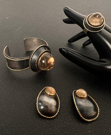 Ursula Doerner. Smyckeset - armband, ring och öronklämmor. Smycken ...