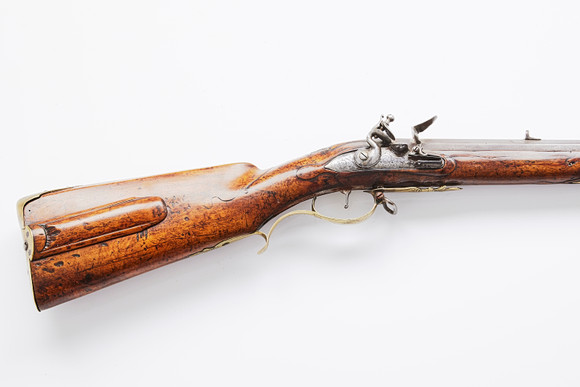 FLINT LOCK BUMPER, 18th century, lock plate signed Barton. Weapons ...