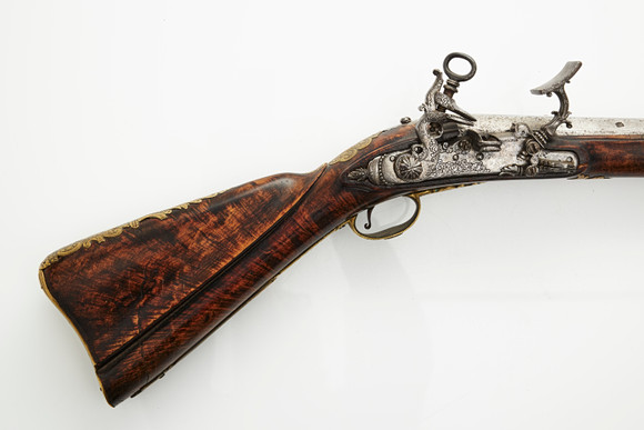 FLINT LOCK RIFLE with miquelet lock, Spanish, 18th century, walnut ...