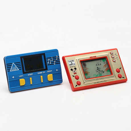 PELIKONSOLI, 2 kpl, sis. Peli & katsella "Mikki Hiiri", Nintendo. Muut ...