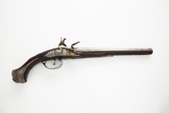 FLINT LOCK PISTOL, Balkans, 18th century, barrel with weak octagonal ...