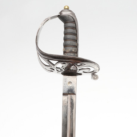 AN 1827 PATTERN VICTORIAN VOLUNTEER RIFLE OFFICER'S SWORD AND SCABBARD ...