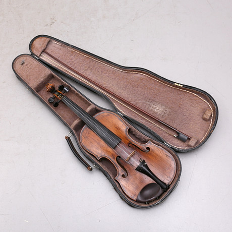 FIOL MED STRÅKE, i väska, 1700/1800-tal. Samlarföremål ...