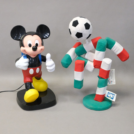 FIFA VM MASKOT SAMT MUSSE PIGG TELEFON. Övrigt - Övrigt - Auctionet