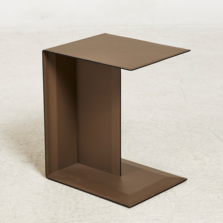 ANTONIO CITTERIO. Sidobord, "Plain Side Table", för Flexform, metallstomme klädd i läder ...
