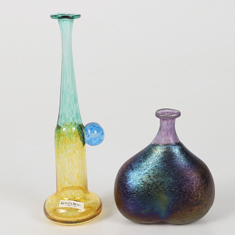 BERTIL VALLIEN. Vaser, 2 stycken, konstglas, Kosta Boda. Glas ...