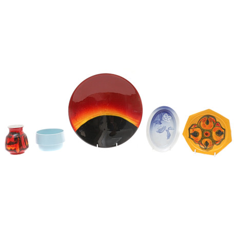 A POOLE POTTERY ECLIPSE PLATE, 1999. Ceramics & Porcelain - European ...