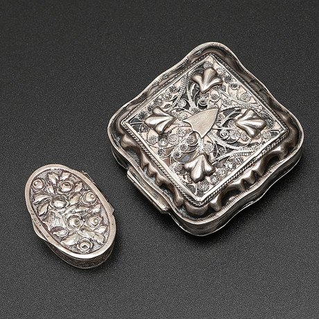 DOSOR, 2 stycken, silver, en med svensk importstämpel, 1800-1900-tal ...