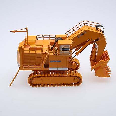 EXCAVATOR, Demag H 485 S. Toys - Auctionet