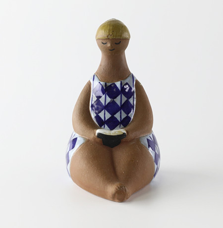LISA LARSON. Figurin, stengods, "Amalia", Gustavsberg, signerad, etikettmärkt. Keramik & Porslin ...