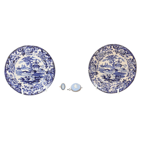 A MODERN SILVER WEDGWOOD BLUE JASPER CAMEO RING. Jewellery & Gemstones ...