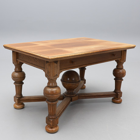 LIBRARY TABLE, Baroque style, 1920s/30s. Furniture - Tables - Auctionet