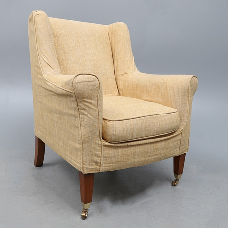 AN EDWARDIAN STYLE REPRODUCTION UPHOLSTERED ARMCHAIR, 20TH CENTURY ...