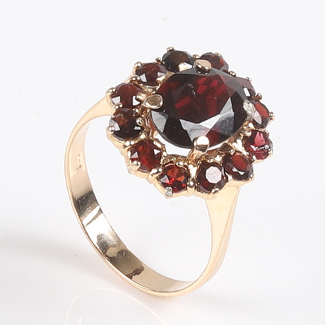 RING, Förgyllt silver, Granater. Smycken & Ädelstenar - Ringar - Auctionet