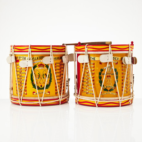 TRUMMOR, 2 stycken, brittiska för militär, repstämda, "1st Bn The ...