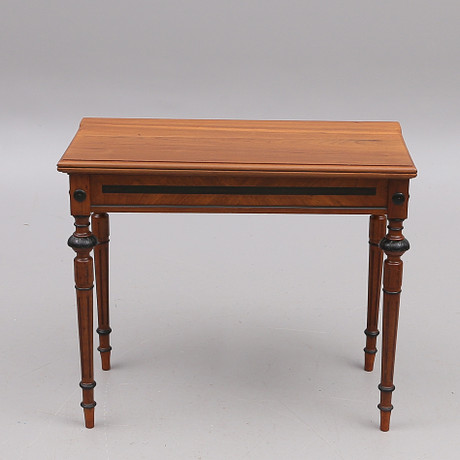GAME TABLE, late 1800s. Furniture - Tables - Auctionet