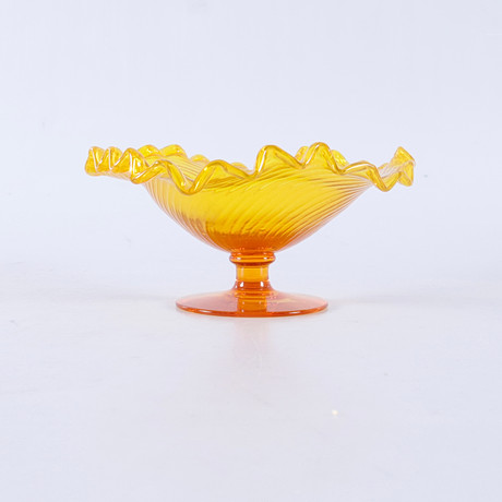 BOWL, yellow tinted glass, 19th century. Glass - Art glass - Auctionet