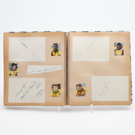 AUTOGRAF. Brasiliens VM-trupp 1958 – 16 namn inklusive Garrincha och ...