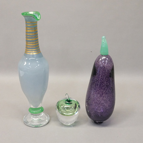 THREE ART GLASS OBJECTS INCLUDING MONICA BACKSTRÖM. Glass - Art glass ...