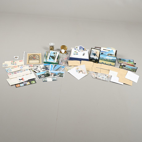 ETT SORTIMENT AV LÖSA VÄRLDSSTÄMPLAR, FÖRSTA DAGEN TÄCKER OCH SAMLARE ...