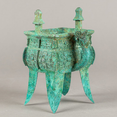 Chinese Ritual/Wine Vessel Fang Jia, Shang Dynasty Style, 20th Century ...
