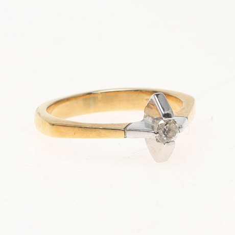 RING, i 18K vitt och gult guld. Smycken & Ädelstenar - Ringar - Auctionet