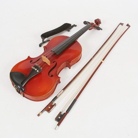 FIOL med STRÅKAR, 3 st. 1900-tal. Samlarföremål - Musikinstrument ...