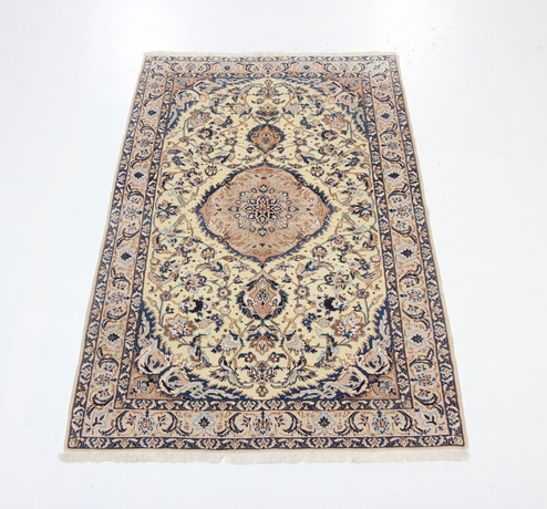 MATTA, persisk Nain, 191 x 122 cm. Mattor & Textil - Mattor - Auctionet