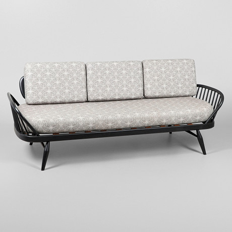 A MODERN ERCOL DAY BED. Furniture - Sofas & seatings - Auctionet