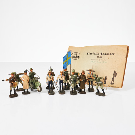 ELASTOLIN-FIGUREN, 1930er-40er Jahre, ca. 40 Soldaten, darunter ...