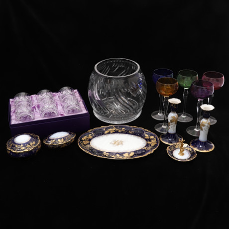 A GOA FRENCH PORCELAIN SIX PIECE DRESSING TABLE SET, CIRCA 1900 ...