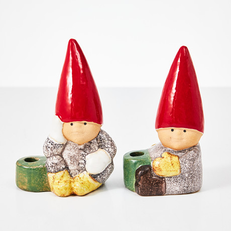 LISA LARSON. Figuriner, 2 st, med ljushållare, tomtenissar, stengods ...