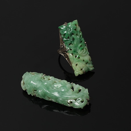 RING and BROOCH, silver and cut decor in nephrite, first half of the ...