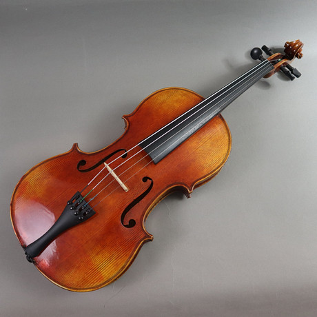 - VIOLA - 20. Century, on the printed facsimile label inscribed "Marius ...