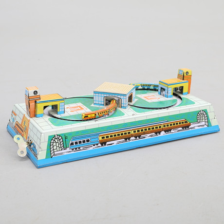 TIN TOY/TRAIN TRACK. Toys - Toys - Auctionet