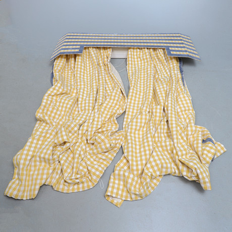 A PAIR OF TRIPLE PINCH PLEATED YELLOW CHECK CURTAINS, WITH PELMET ...