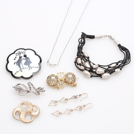 SMYCKEN, silver, totalvikt 68,7 gram. Smycken & Ädelstenar - Garnityrer ...