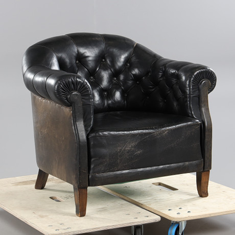 CLUB CHAIR, Chesterfield model, circa 1920s/30s. Furniture - Armchairs ...