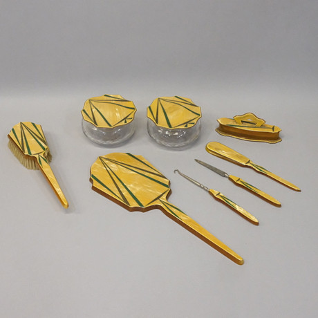 PYROCEL BERKSHIRE TOILET SET, ART DÉCO, EIGHT PIECES. Miscellaneous ...