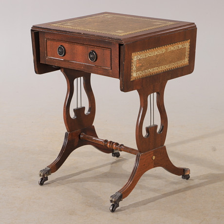 TABLE WITH FLAPS AND LYRE FOOT, mahogany with green leather top ...