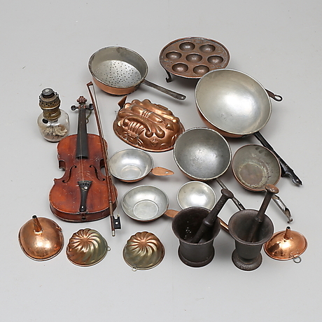 KOPPAR, MORTLAR, FOTOGENLAMPA, FIOL, 17 delar. Övrigt - Övrigt - Auctionet