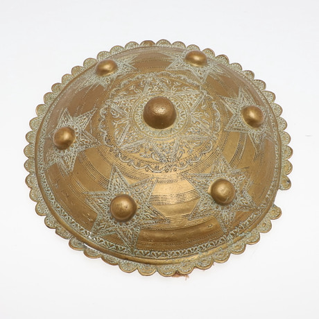 A 19TH CENTURY DHAL SHIELD. Ethnographica - Auctionet