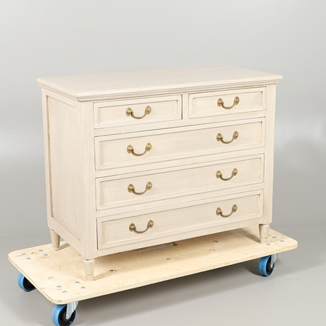 A MODERN GREY PAINTED CHEST OF DRAWERS. Furniture - Chests of drawers ...