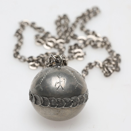 TROLLKULA, tenn, samehantverk. Smycken & Ädelstenar - Broscher & Hängen ...