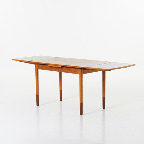 BORD, teak, 2 utdragsskivor med svarta skivor, 1950/1960-tal. Möbler ...