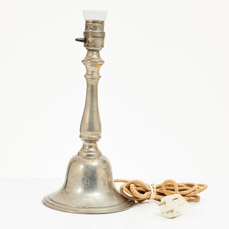 TABLE LAMP, pewter, 1930s, bell-shaped base, etched decoration ...