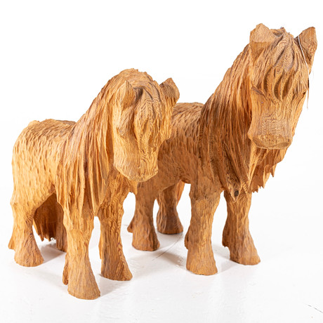 LARS MATTSSON, skulpturer, 2st, form av häst, snidat trä, signerade ...