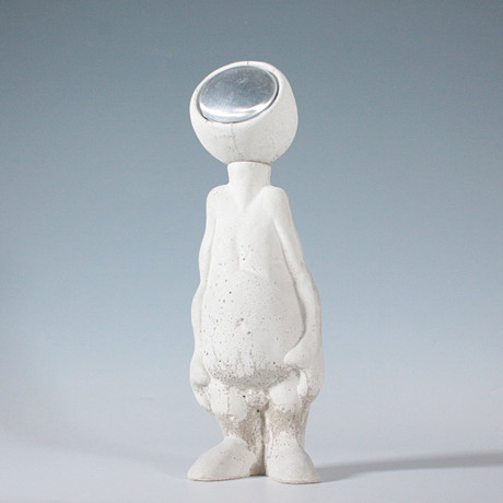 MARTIN SMIDA. Hans ateljé. 'The Curious Gentleman', skulptur, betong ...