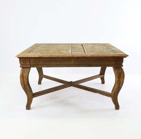 DINING TABLE, circa 18/1900s. Furniture - Tables - Auctionet