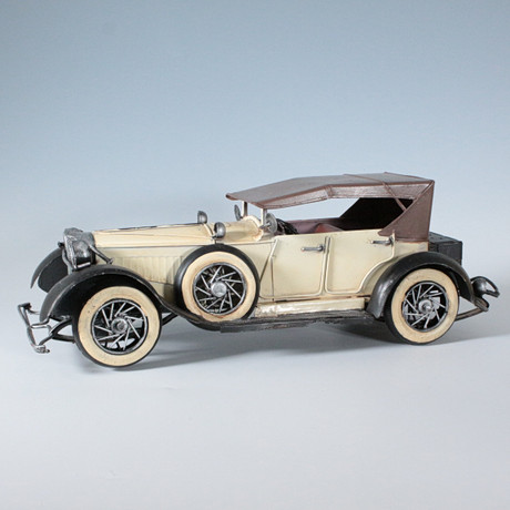 bilmodell, ”vintage bil”, plåt. Konst - Skulptur - Auctionet